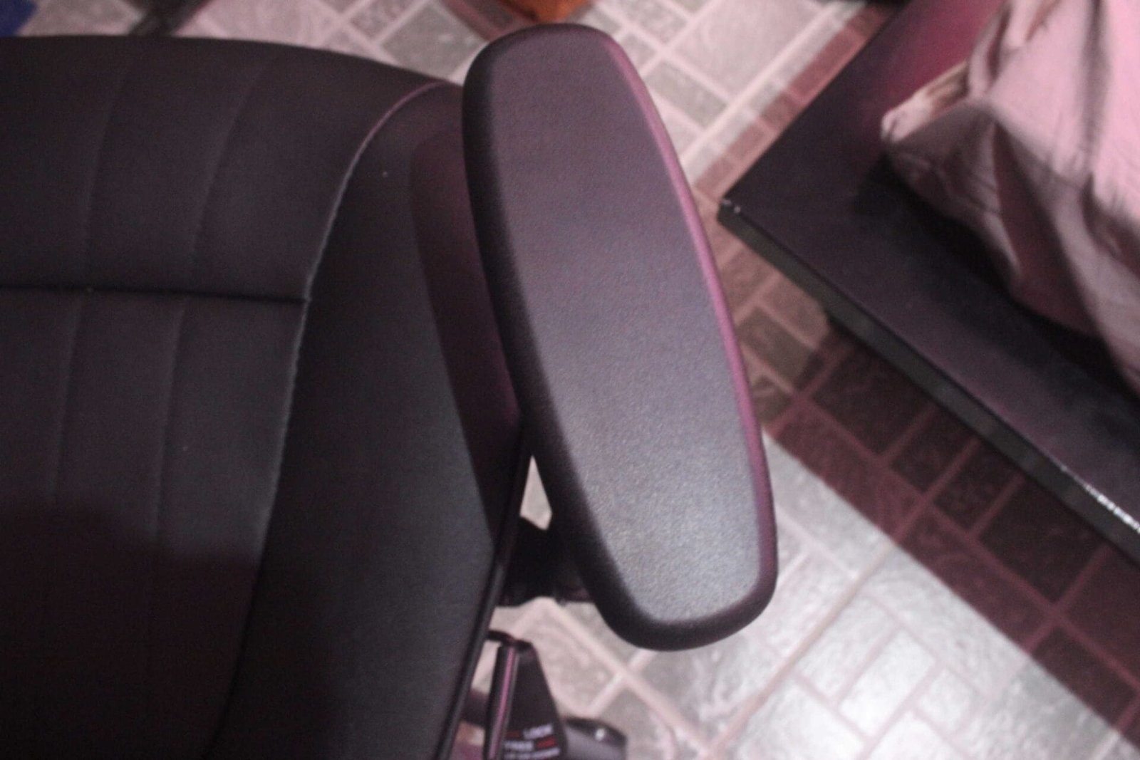 Rakk Casap Elite Black Review: Bang for the buck gaming chair ...