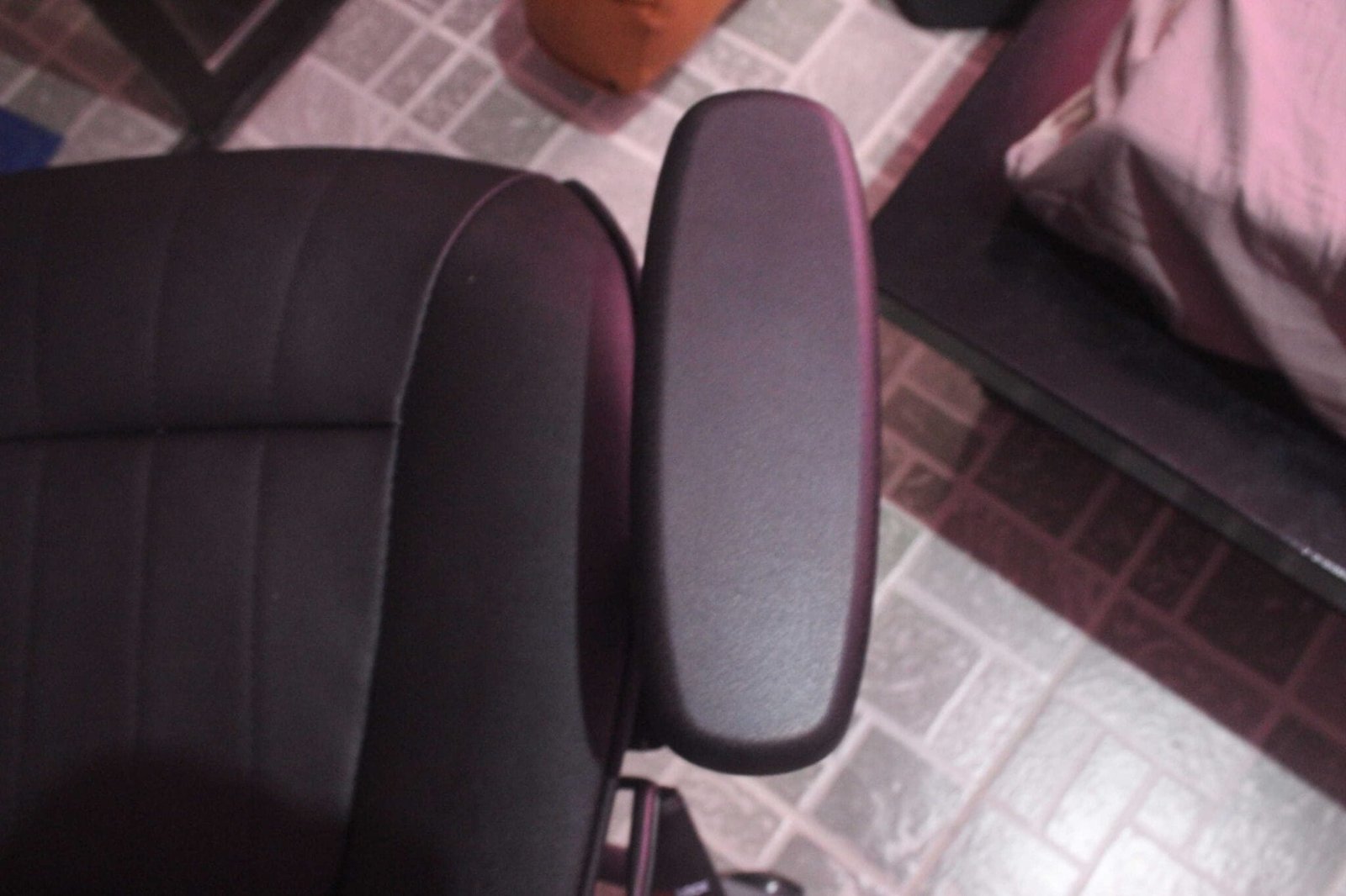 Rakk Casap Elite Black Review: Bang for the buck gaming chair ...